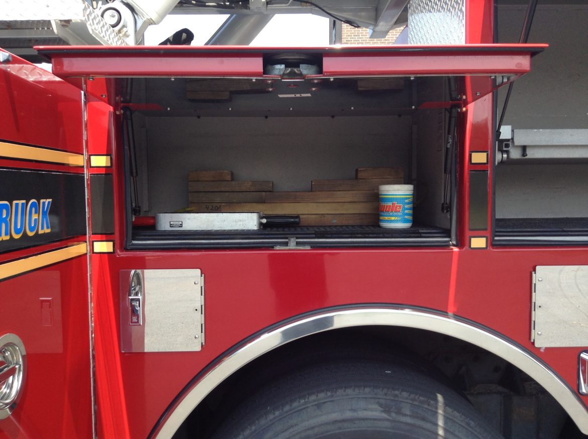 2004 Pierce Ladder Truck #71668 – FTR – Fire Truck Resource