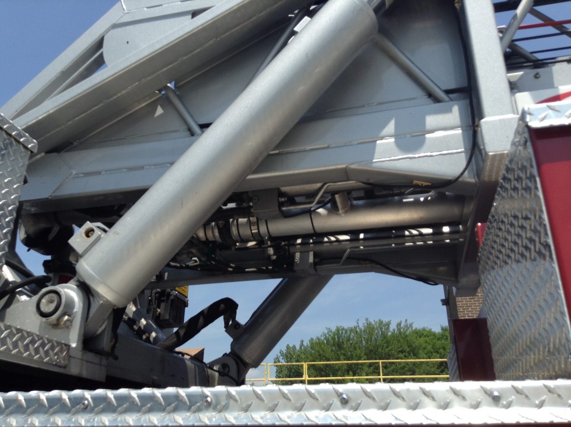 2004 Pierce Ladder Truck #71668 – FTR – Fire Truck Resource