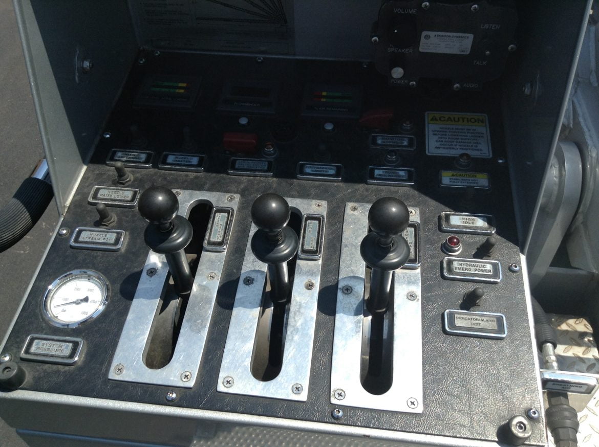 2004 Pierce Ladder Truck #71668 – FTR – Fire Truck Resource