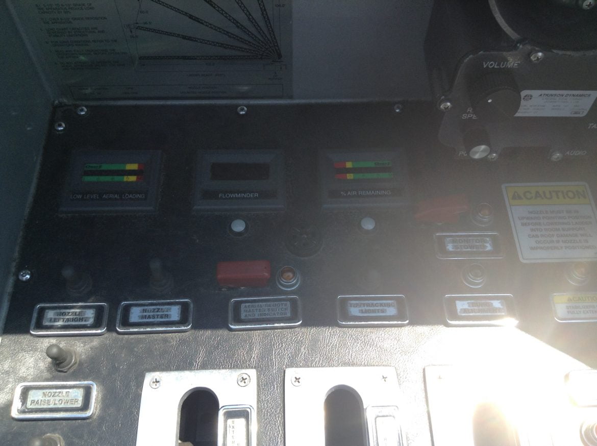 2004 Pierce Ladder Truck #71668 – FTR – Fire Truck Resource