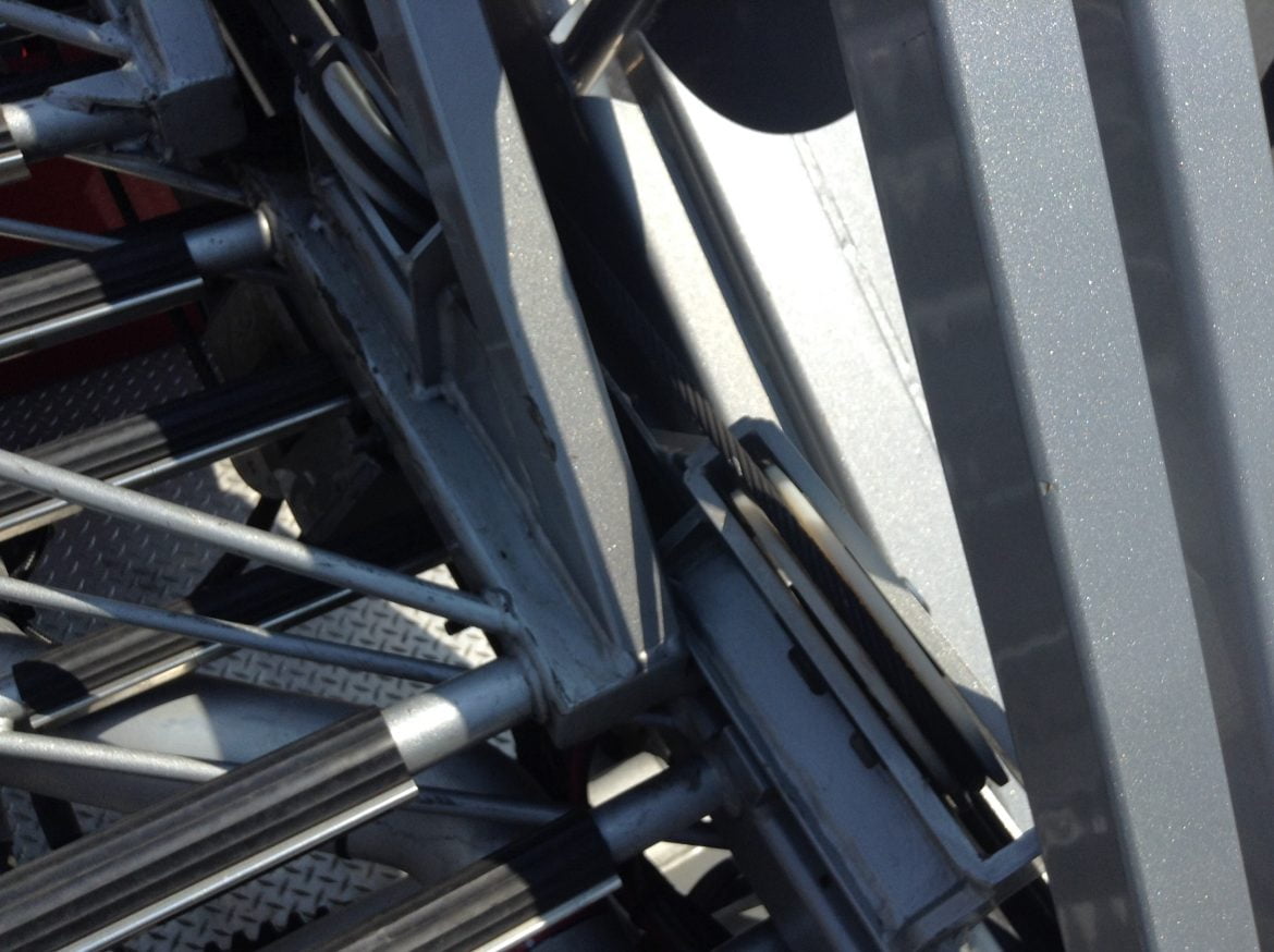 2004 Pierce Ladder Truck #71668 – FTR – Fire Truck Resource