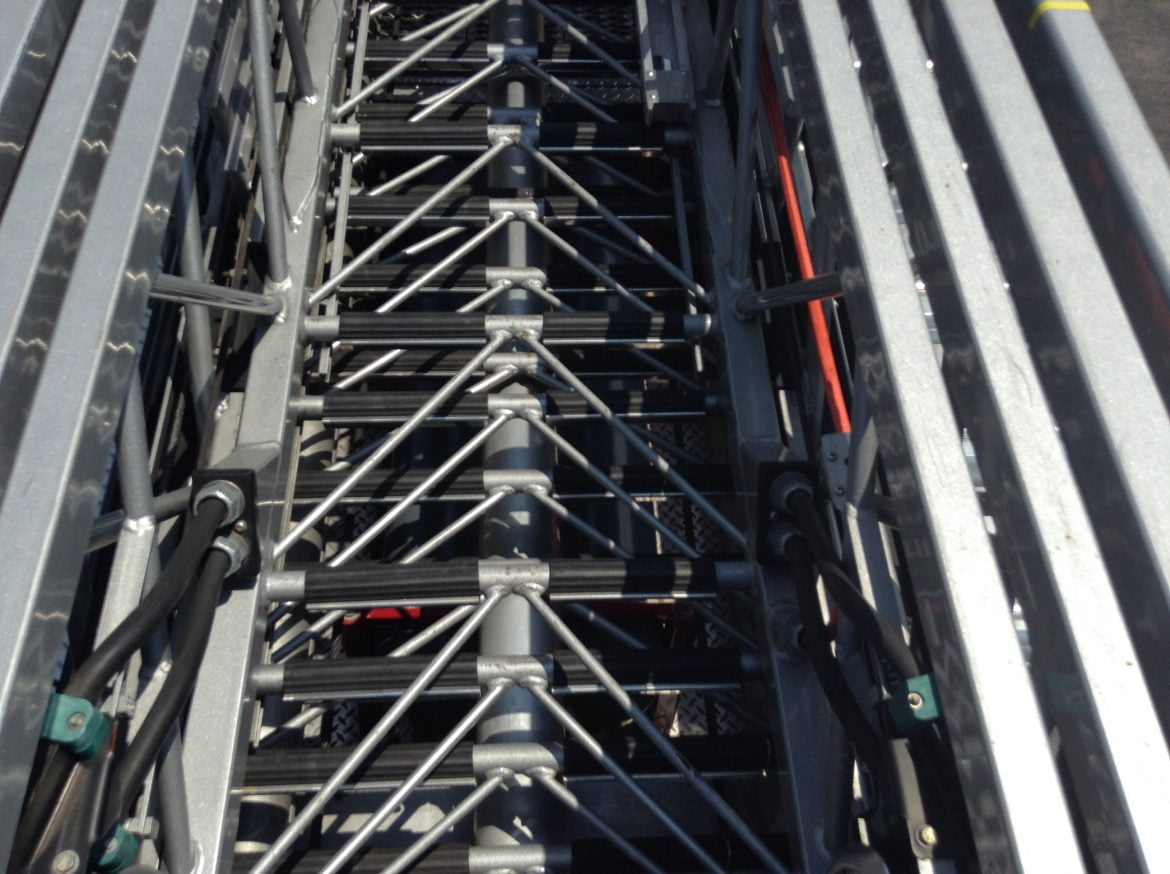 2004 Pierce Ladder Truck #71668 – FTR – Fire Truck Resource