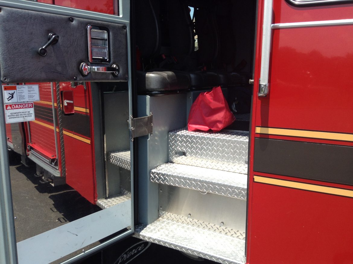 2004 Pierce Ladder Truck #71668 – FTR – Fire Truck Resource