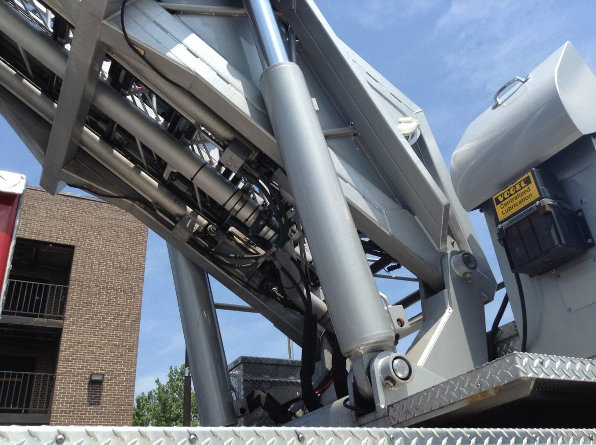 2004 Pierce Ladder Truck #71668 – FTR – Fire Truck Resource